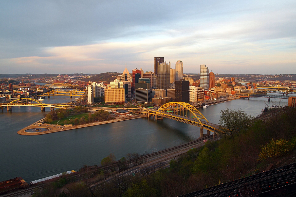 Pittsburgh Scores Chamber-of-Commerce Weekend With Sunny Skies, Cool