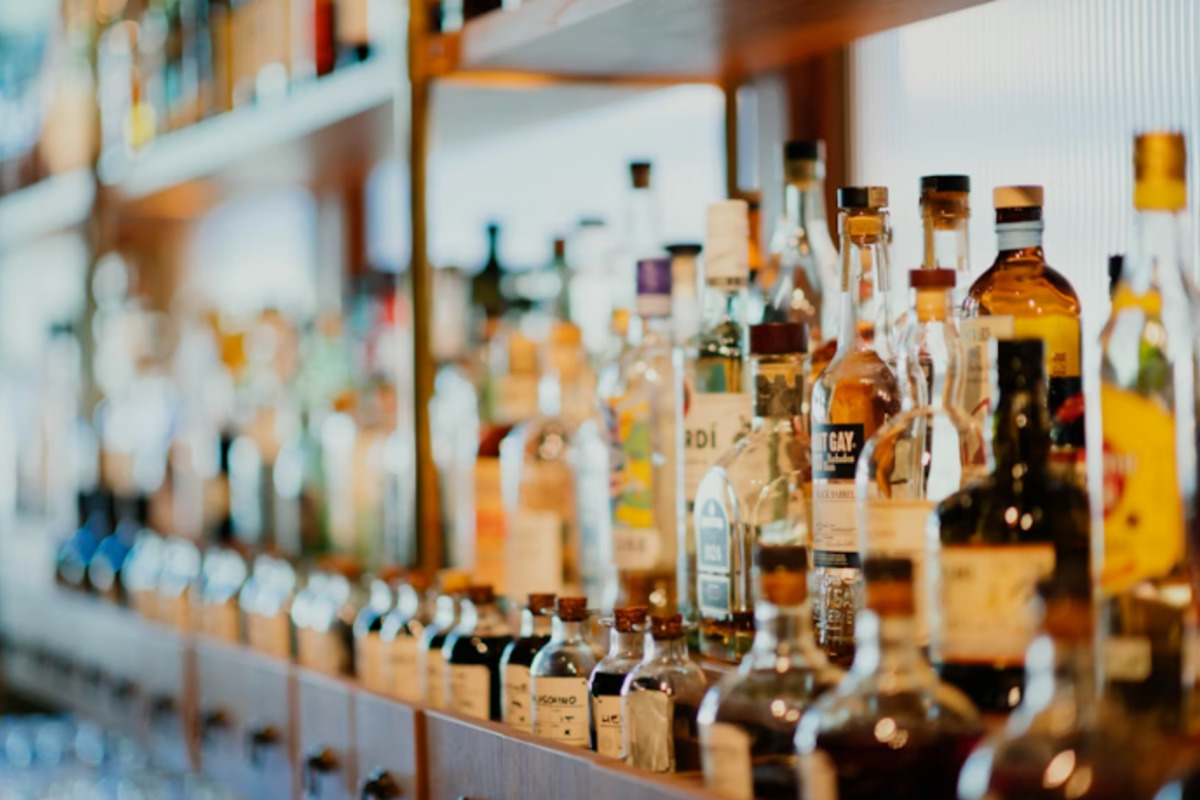 Portland Booze Workers Brace as 146 Jobs Cut in Oregon Liquor Shakeup