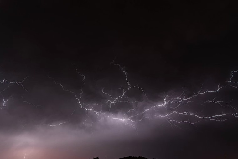 Thunderstorms Force Ground Stop at ATL, Flights Delayed