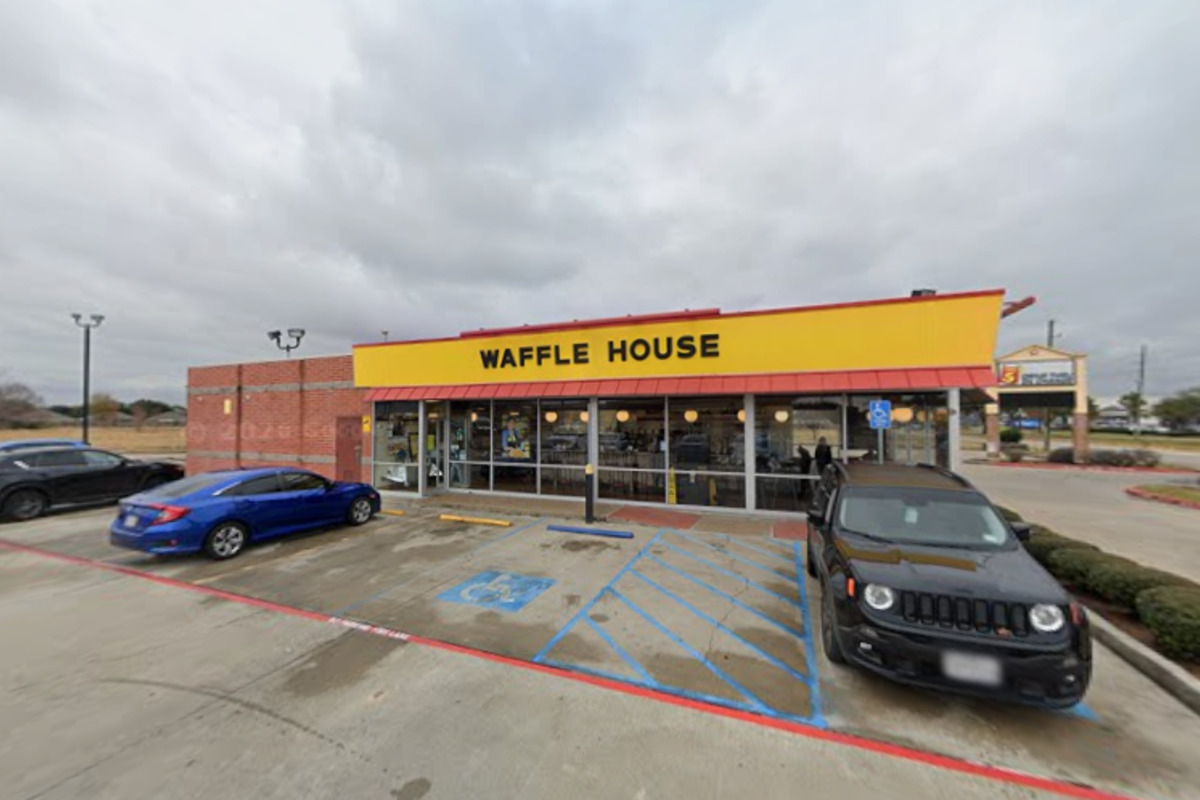Two Hurt After Fight at Katy Waffle House