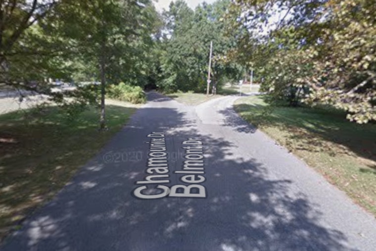 Two Shot Near Belmont Mansion In West Fairmount Park, Philadelphia