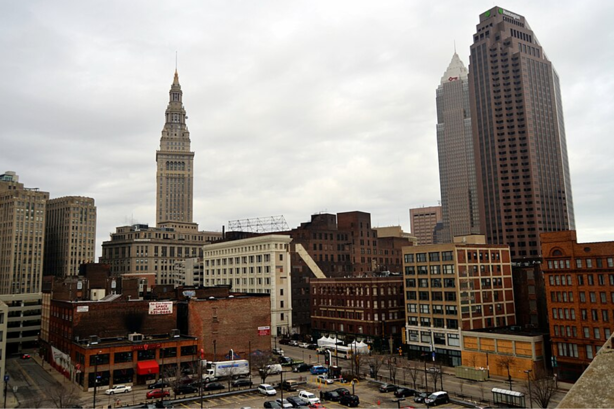Wind, Waves and Wet Roads Rock Cleveland’s Wednesday Commute