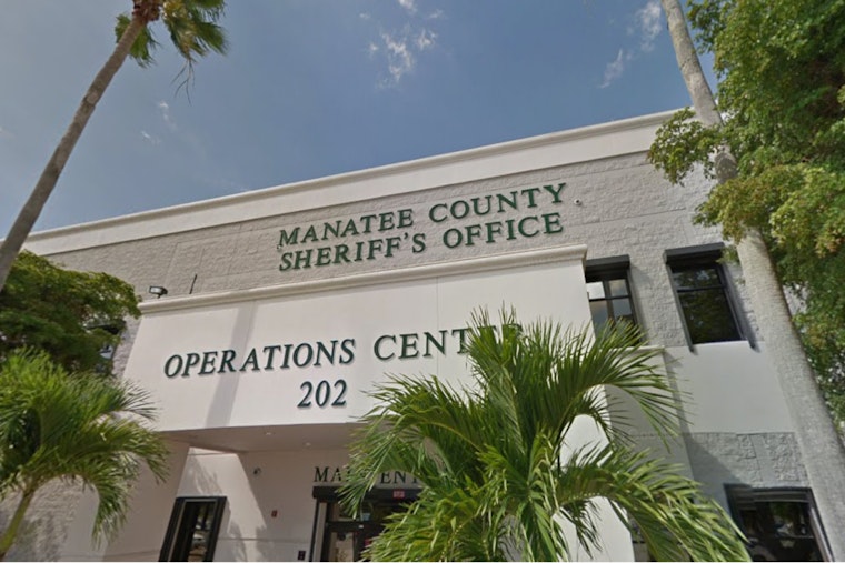 Carlyle Car Creeps Work the Block as Deputies Sound Lock-Up Alarm