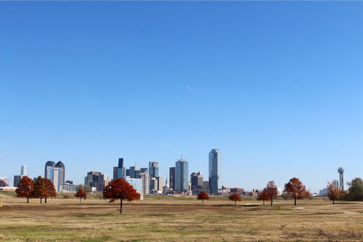 Dallas Starts to Sizzle as Ozone Alert Clouds the Air