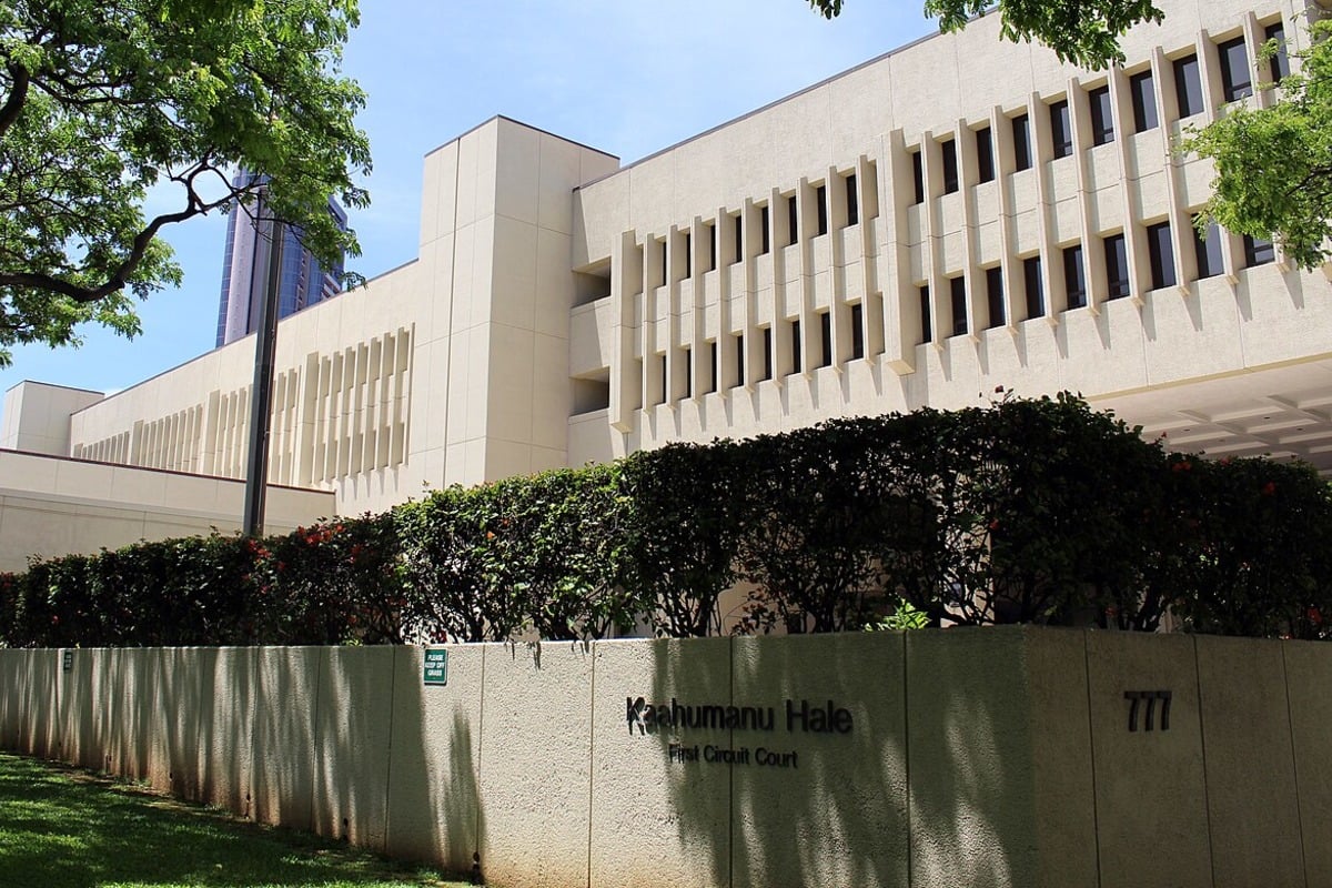 Disbarred Honolulu Attorney In Estate Ripoff Case Pleads Not Guilty