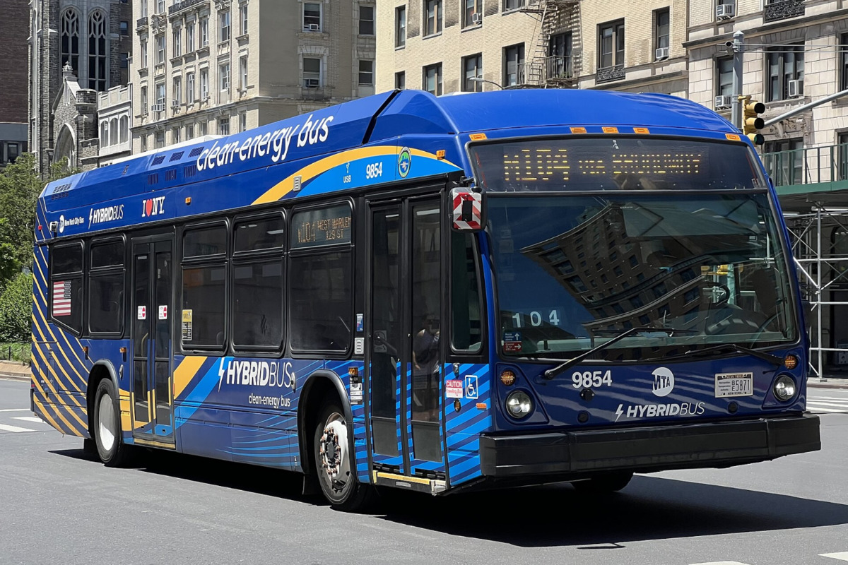 Man Stabbed Aboard M104 Bus On Upper West Side