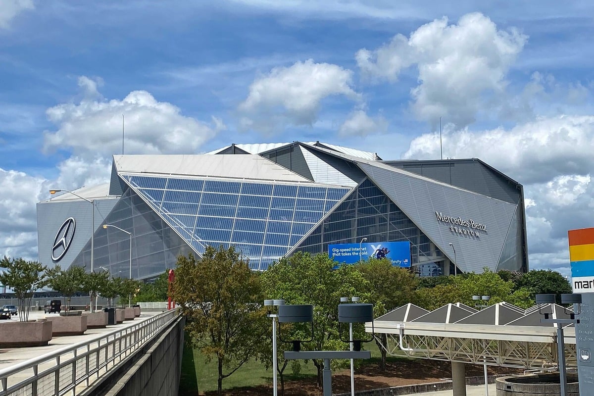 Georgia-Florida Grudge Match Invades Atlanta With Halloween Kickoff