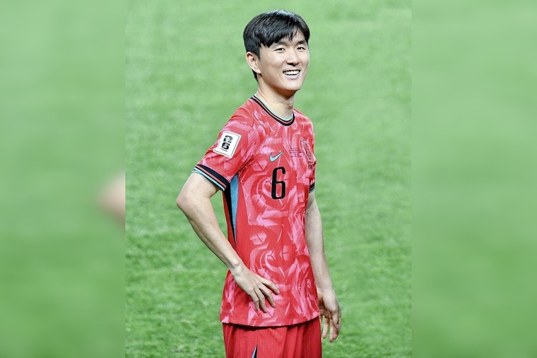 Hwang Inspires South Korea's 2-1 Win Over Czech Republic