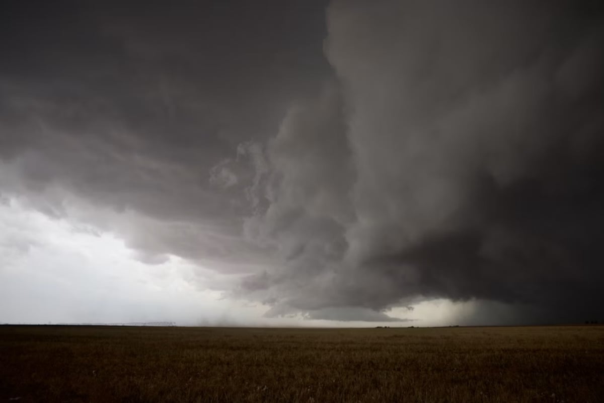 Severe Storms Sweep Arizona, Phoenix Air Quality Alert