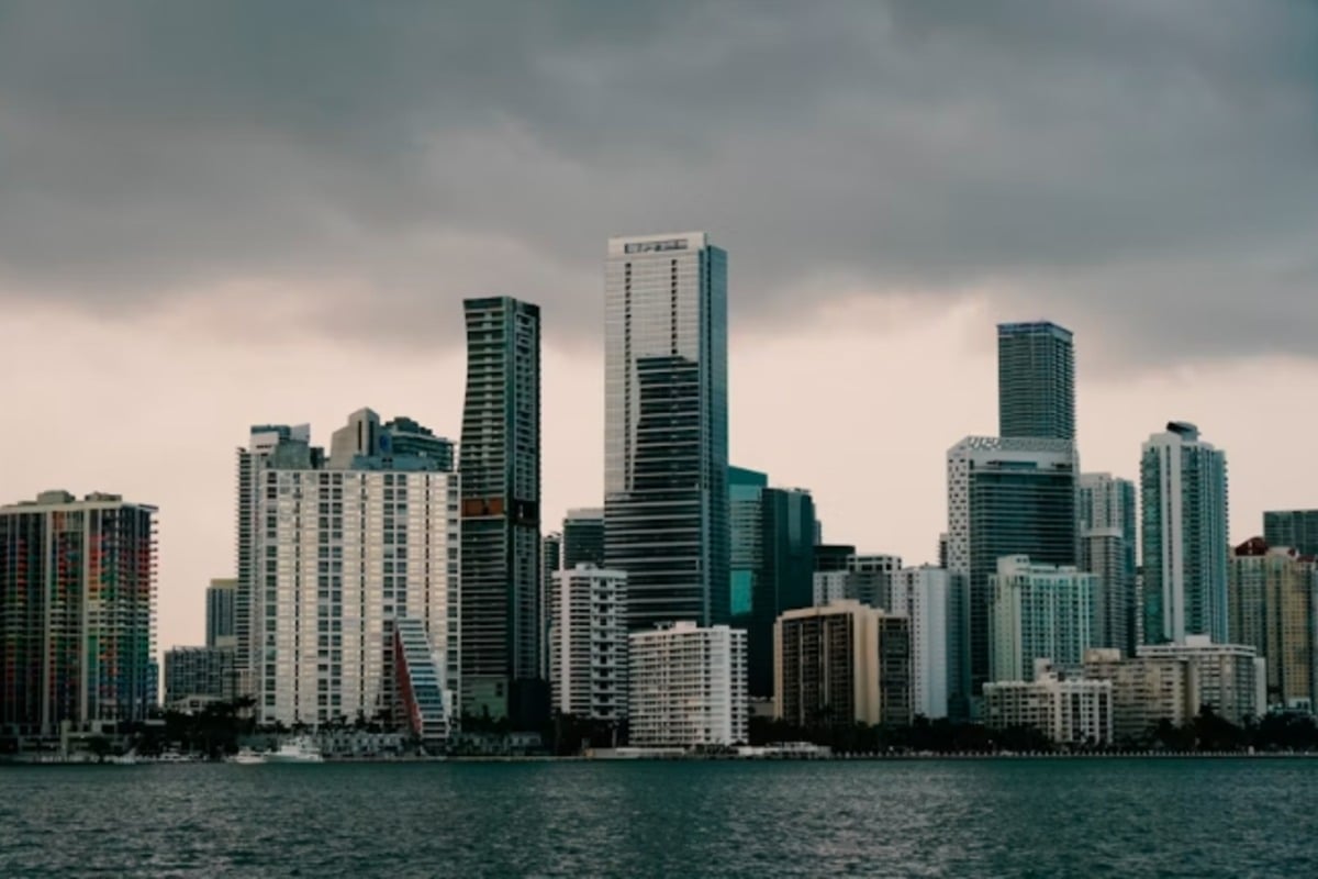 Smoky Skies, Sweltering Streets As Miami Bakes Under Heat Advisory
