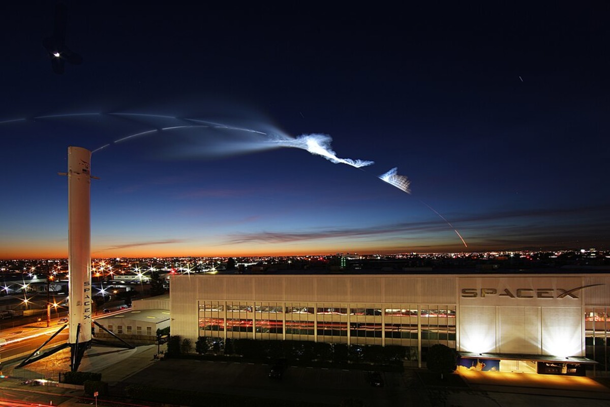 SpaceX Launches $20B Bond Marketing From Hawthorne