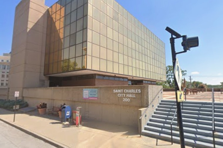 St. Charles Keeps Dam to Preserve Boating and Recreation