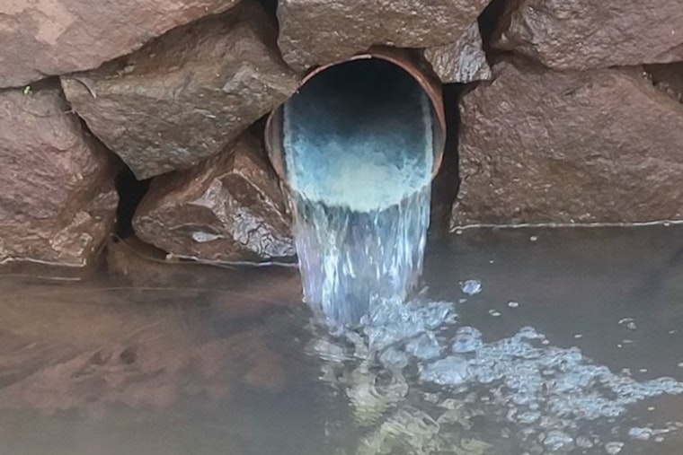 Stinky Surprise On Lakeshore Drive As 840 Gallons Of Sewage Spill In