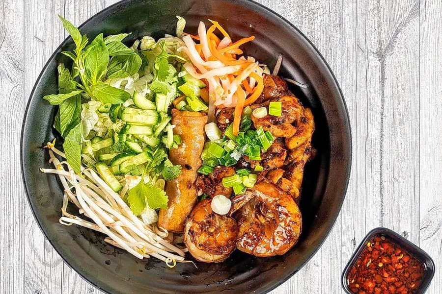 Modern Vietnamese eatery Pho 10 opens its doors in Huntington Beach