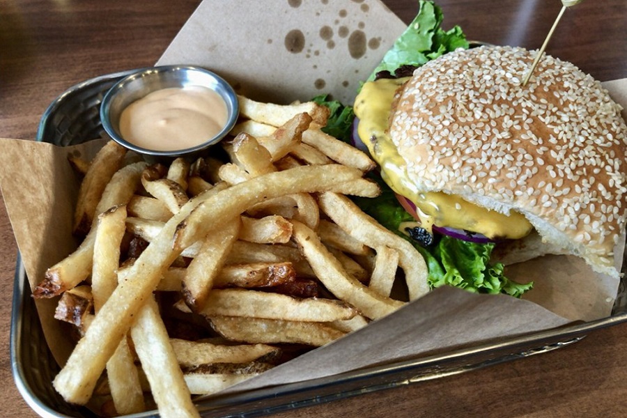 New Tap & Burger opens in Belleview Station