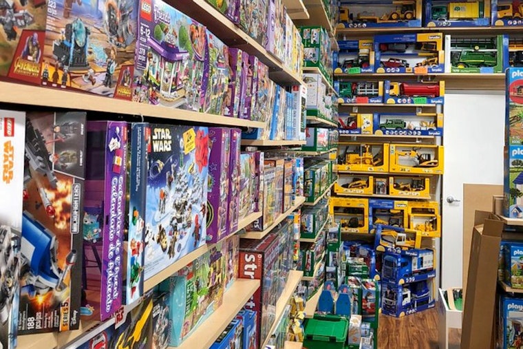 New toy store Building Blocks now open in Lincoln Park