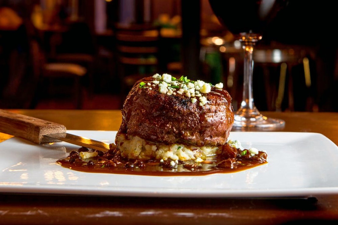 New Clifton gastropub Gaslight Bar & Grill opens its doors