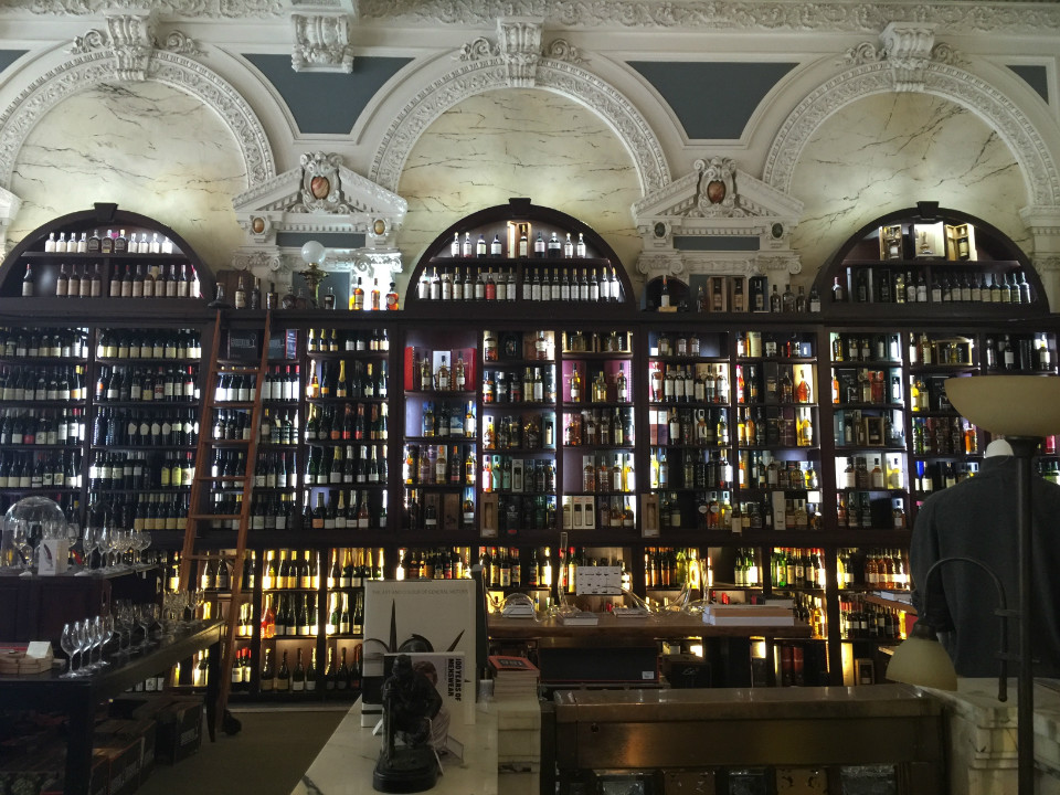 Wingtip's Clothes, Club, More Cater To Those With Class