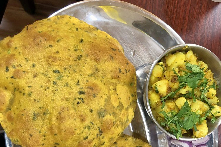 New veggie Indian spot Radhe Chaat debuts in Raynor