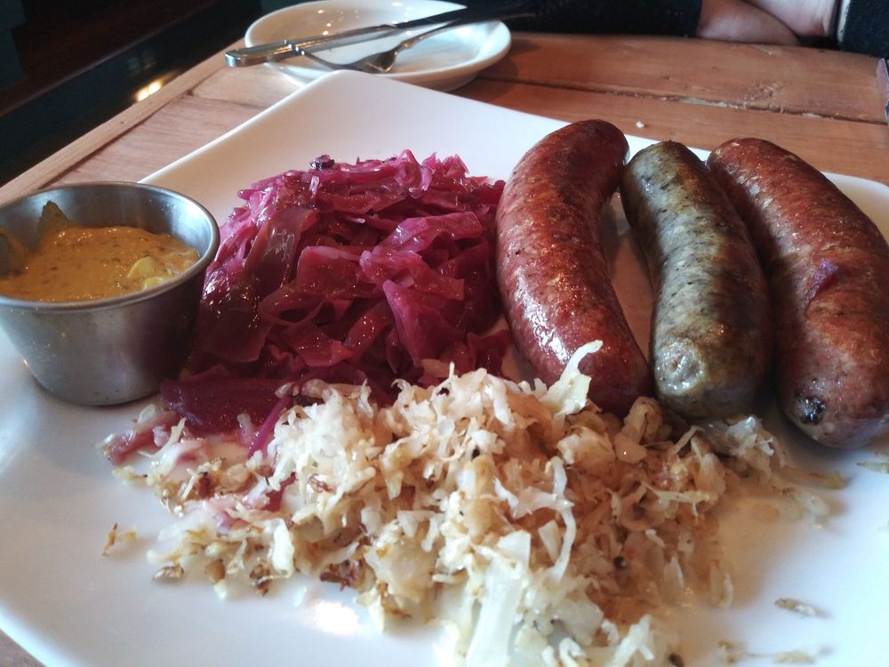 Der Biergarten Cary debuts with German food, beer and more