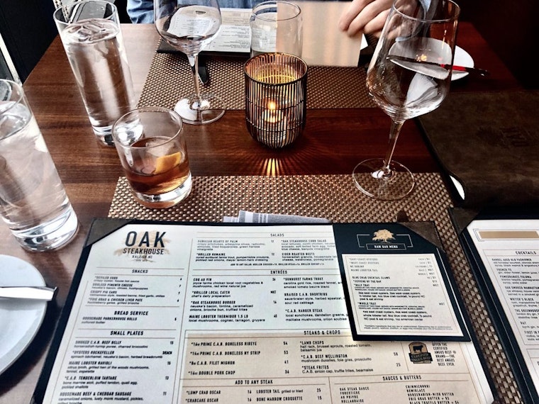 New steakhouse Oak Steakhouse Raleigh opens its doors