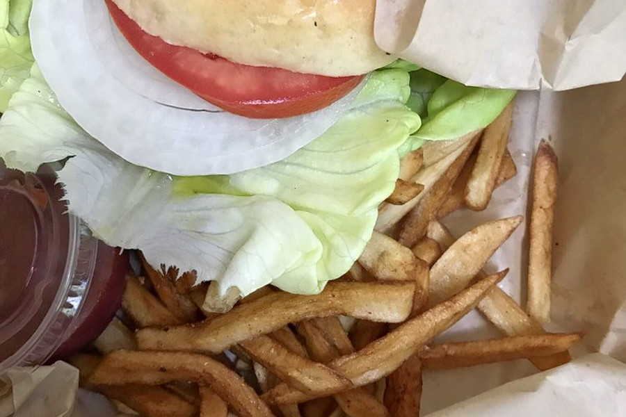 New Downtown Vegan Spot 'CRATE Miami' Opens Its Doors