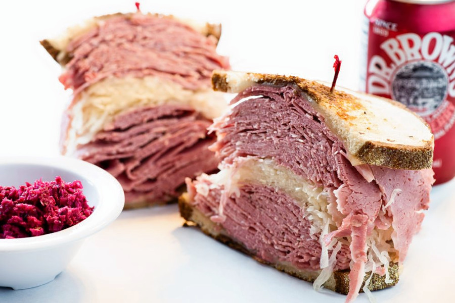 Explore the 4 top spots in Denver's Hampden neighborhood