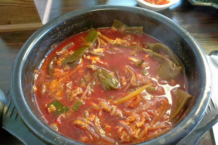 New Downtown Korean Spot 'Goo Ga Sul Lung Tang' Opens Its Doors