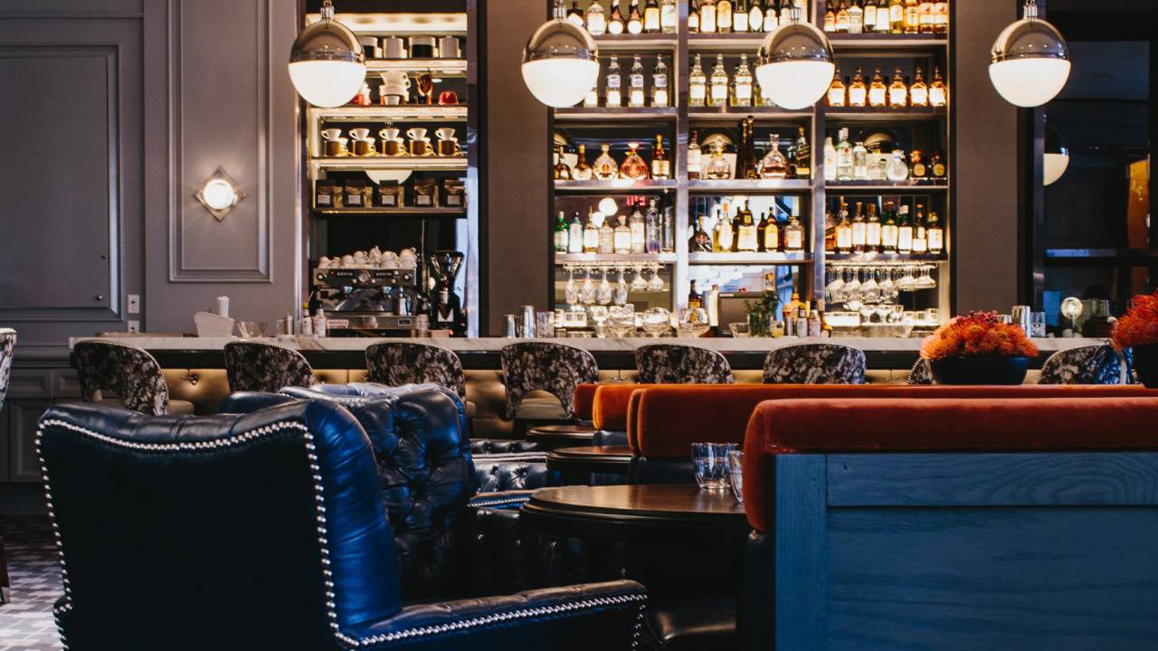 Vice City Guide: Drink at Bar Margot