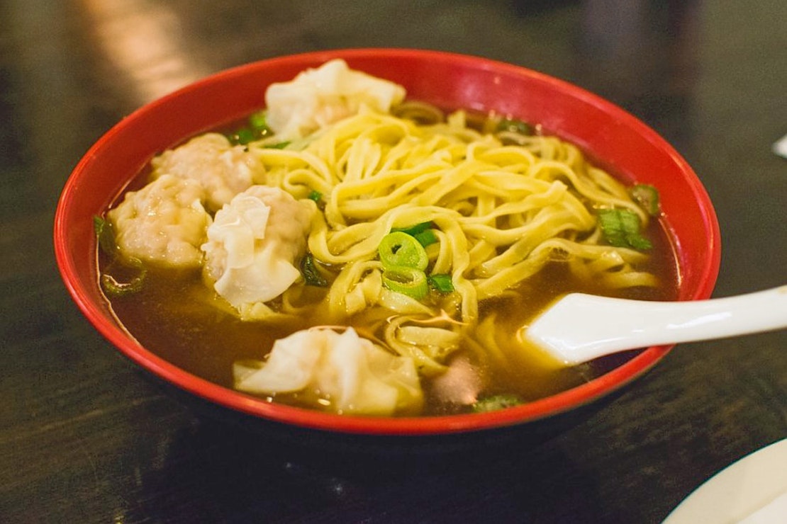 Explore the 5 most popular spots in Chicago's Chinatown neighborhood