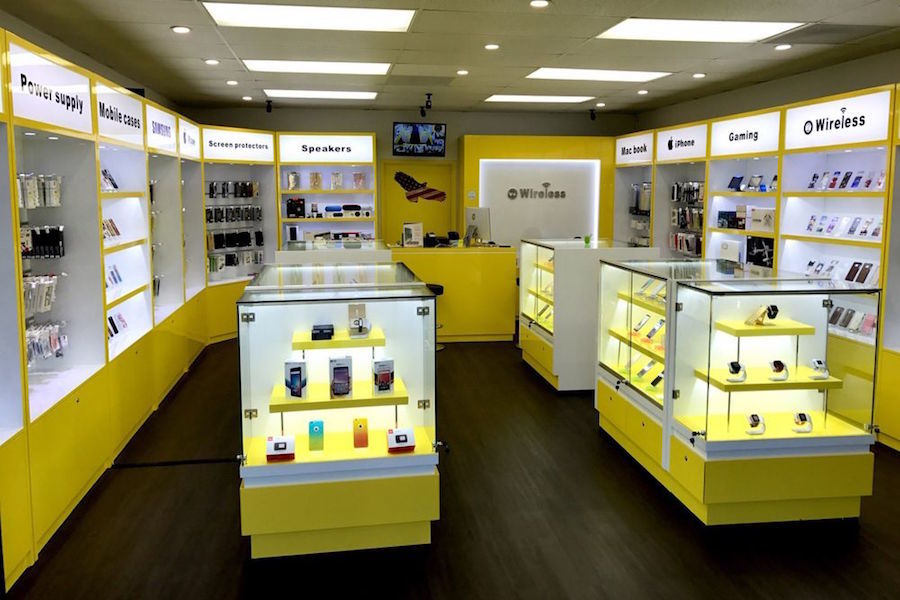 Santa Ana's 4 top mobile phone stores