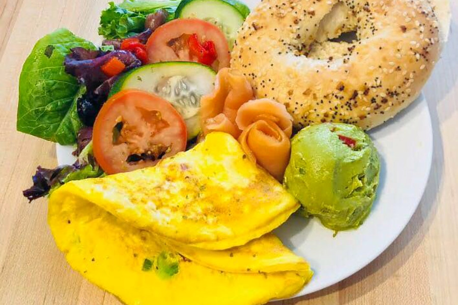 Pink Elephant cafe opens in Venice with smoothies, sandwiches and more